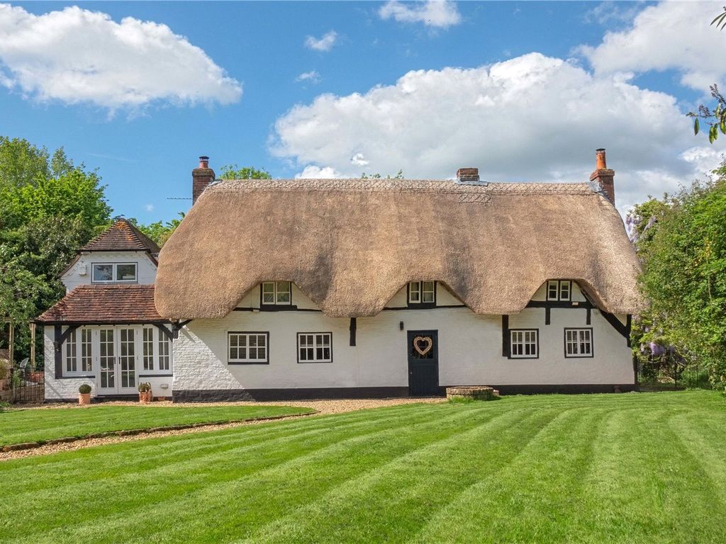 4 bed detached house for sale in Browninghill Green, Baughurst, Tadley ...