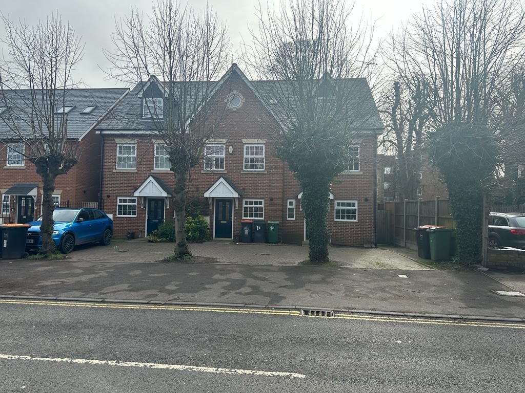 3 bed terraced house to rent in Friars Walk, Dunstable, Luton LU6 - Zoopla