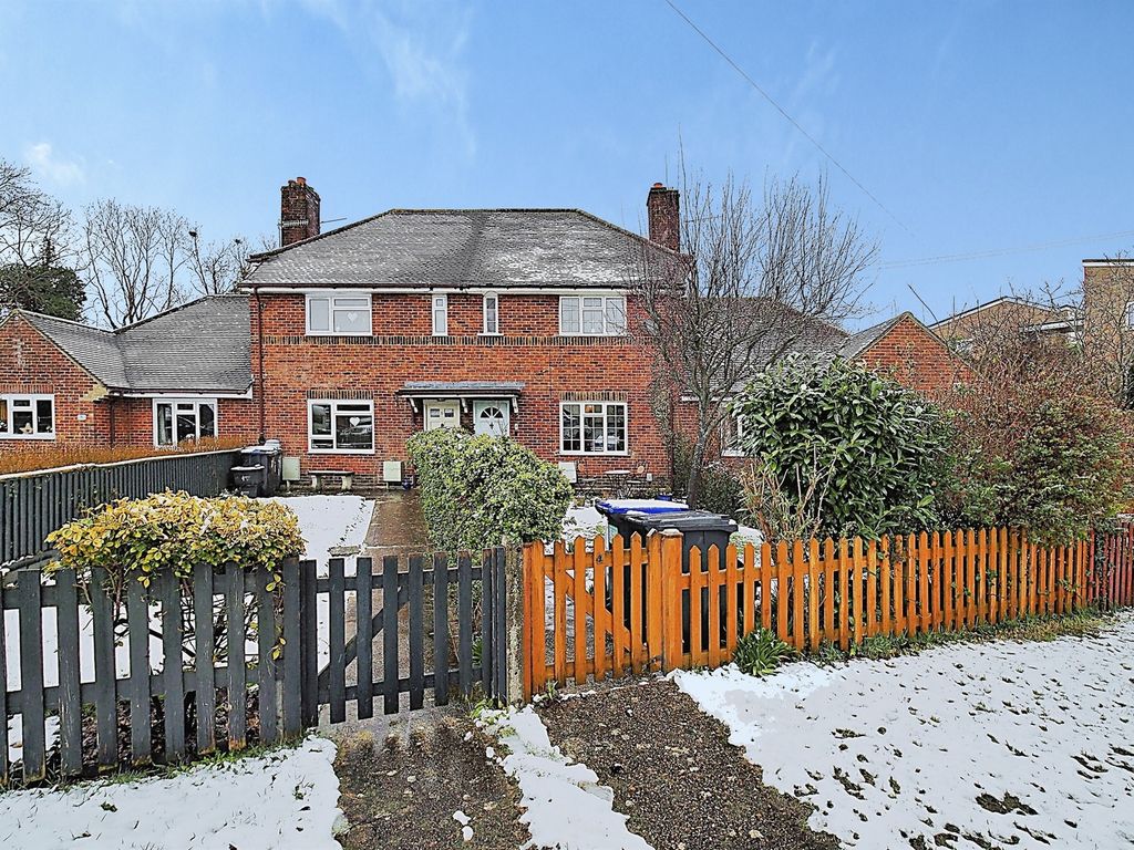 3 Bed Terraced House For Sale In Victoria Road Wilton Salisbury Sp2