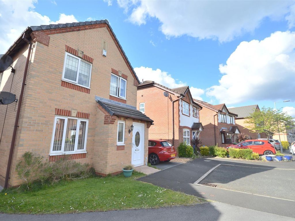 3 bed detached house to rent in Landkey Close, Manchester M23, £1,400 ...