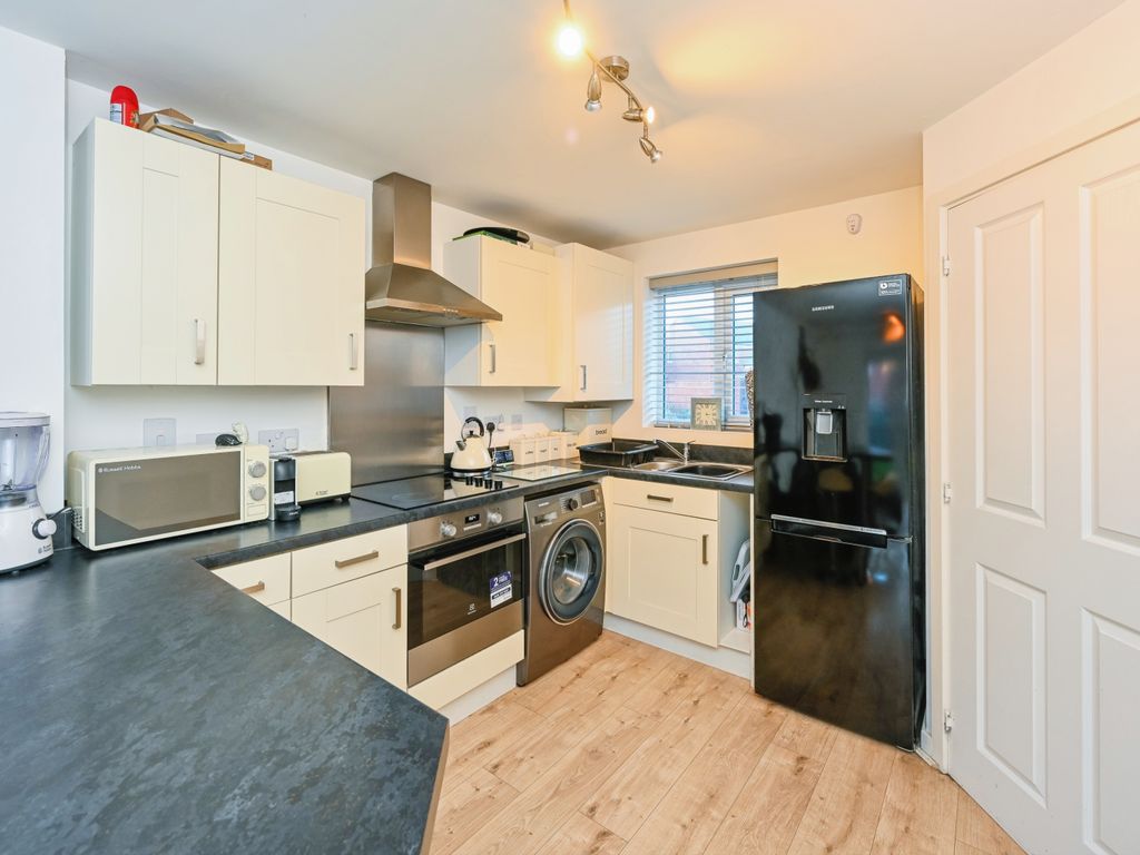 3 bed end terrace house for sale in Miners Way, Hednesford, Cannock ...