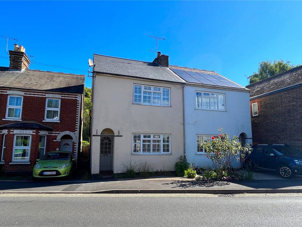 2 Bed Semi Detached House For Sale In Vale Road Ash Vale Surrey Gu12
