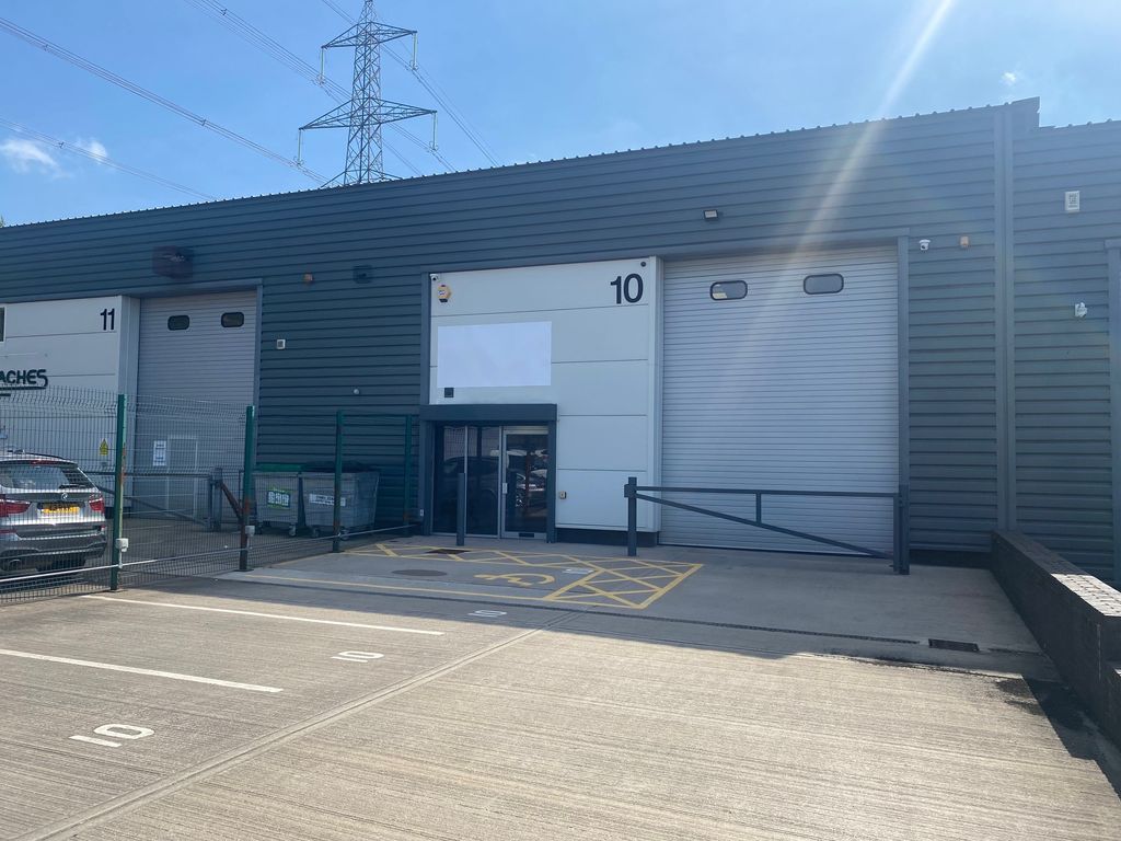 Industrial to let in Unit 10, Springwell 27, Batley WF17, £30,000 pa ...