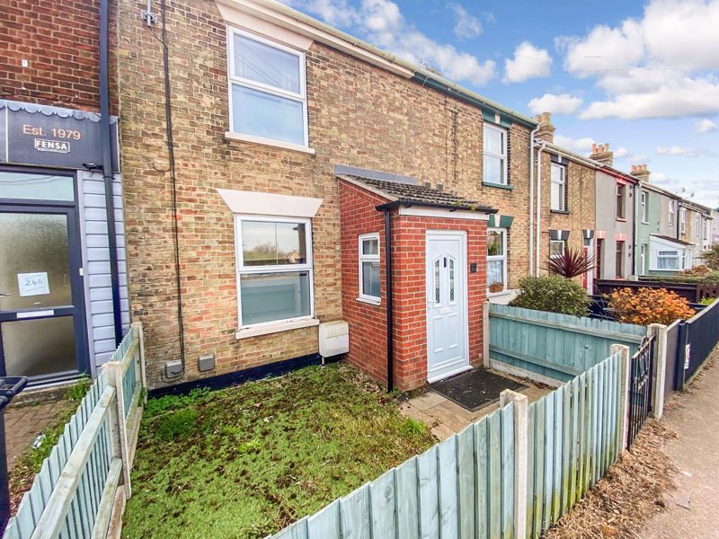 3 bed terraced house for sale in Victoria Road, Oulton Broad, Lowestoft ...