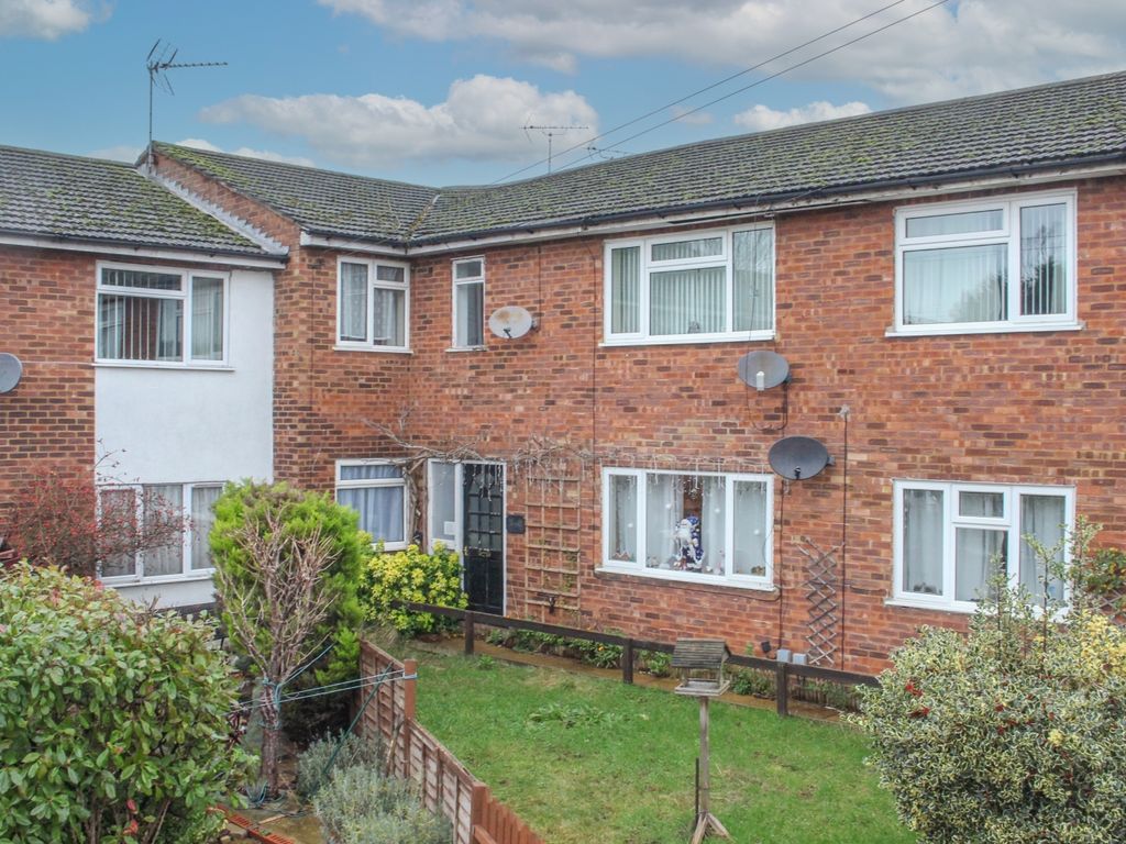 3 bed maisonette for sale in Ash Grove, Leighton Buzzard LU7, £260,000 ...