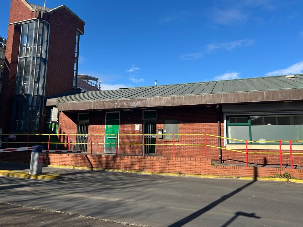 King William Street Public Conveniences, King William Street, Exeter ...