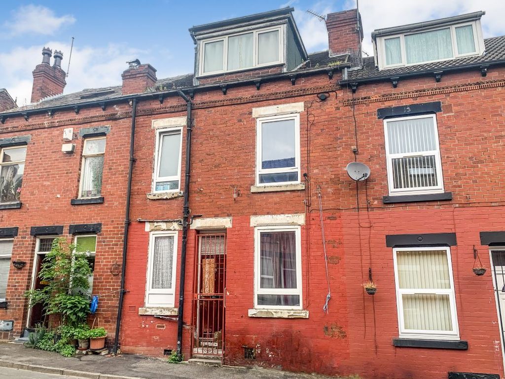 2 Bed Terraced House For Sale In 6 Brompton Grove Leeds West