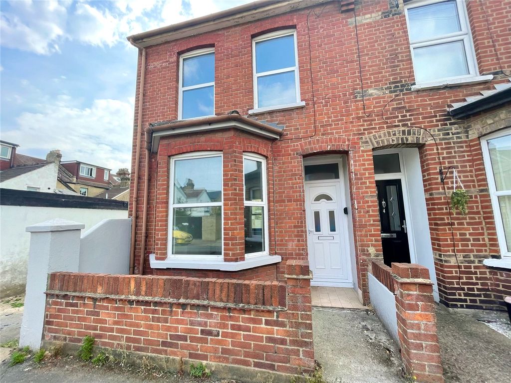 2 bed end terrace house for sale in Granville Road, Gravesend, Kent DA11 - Zoopla
