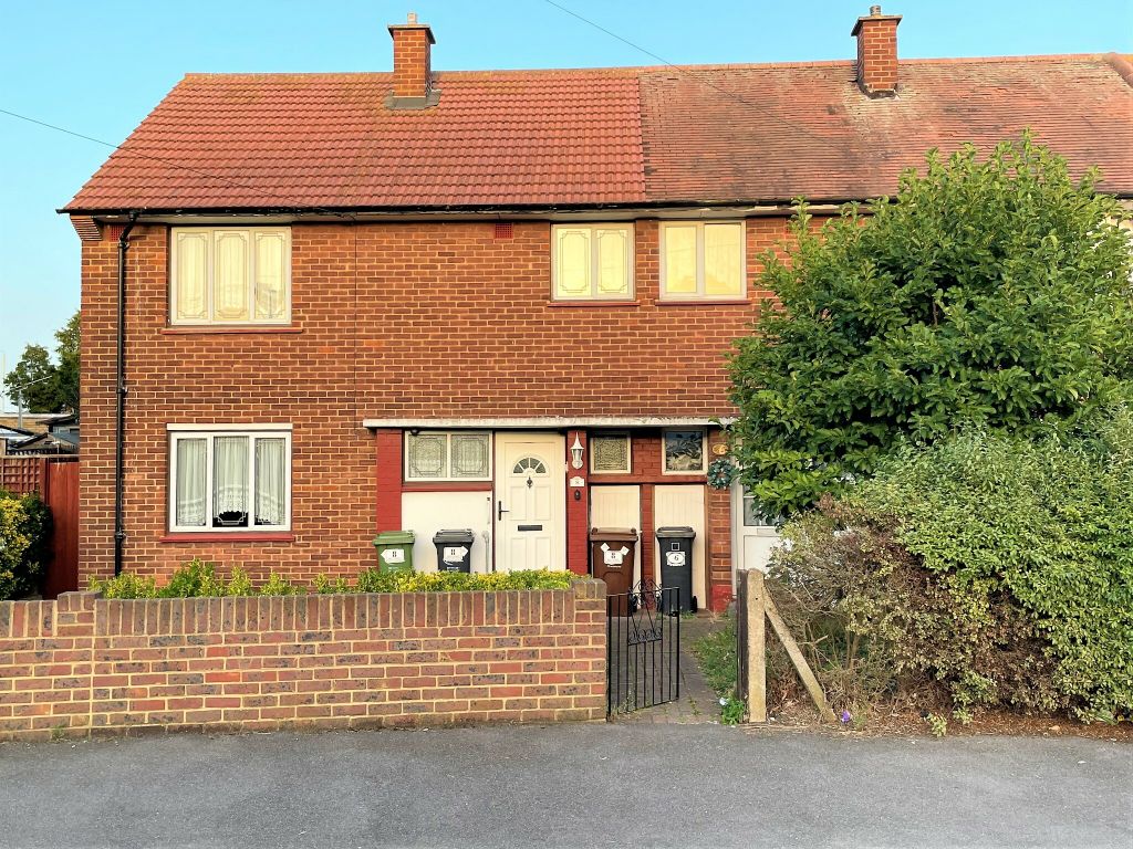 3 Bed End Terrace House For Sale In Roles Grove Chadwell Heath