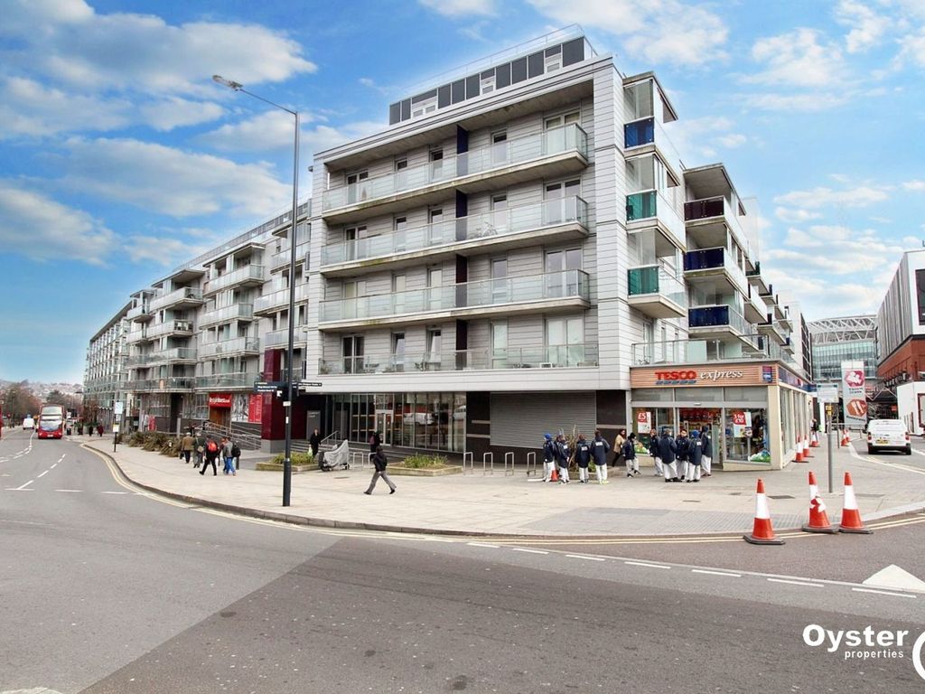 2 bed flat to rent in Empire Way, Quadrant Court Empire Way HA9, £2,050 ...