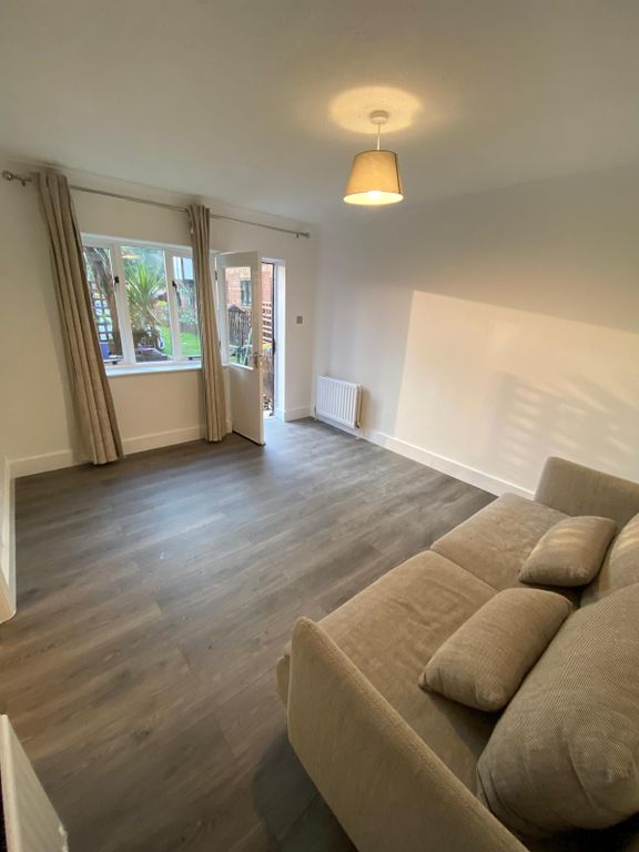 2 bed flat to rent in Turnstone Close, London NW9, £1,990 pcm - Zoopla