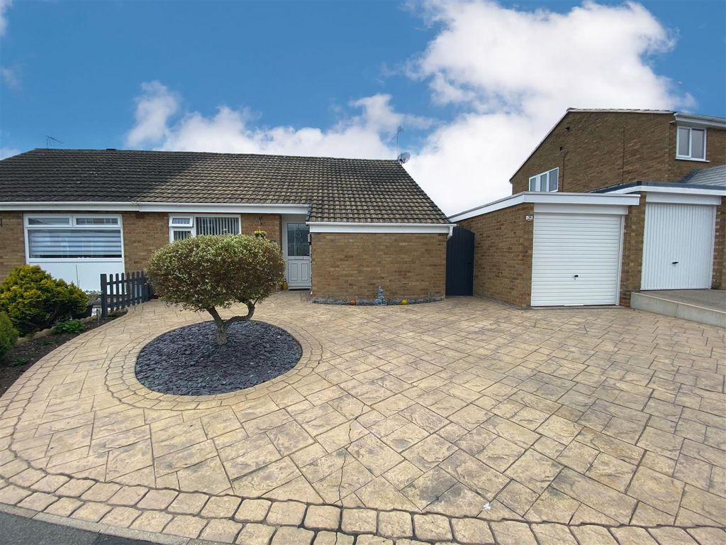 2 Bed Semi Detached Bungalow For Sale In Carey Close Wigston Le18 £