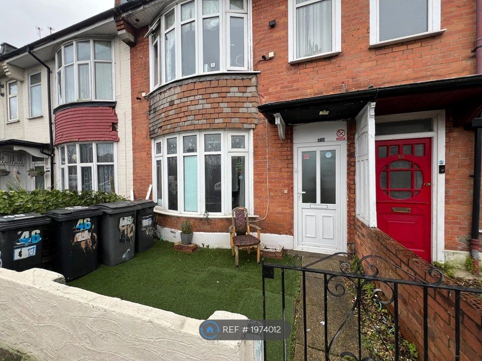 2 bed flat to rent in St. Clements Road, Bournemouth BH1, £1,000 pcm ...