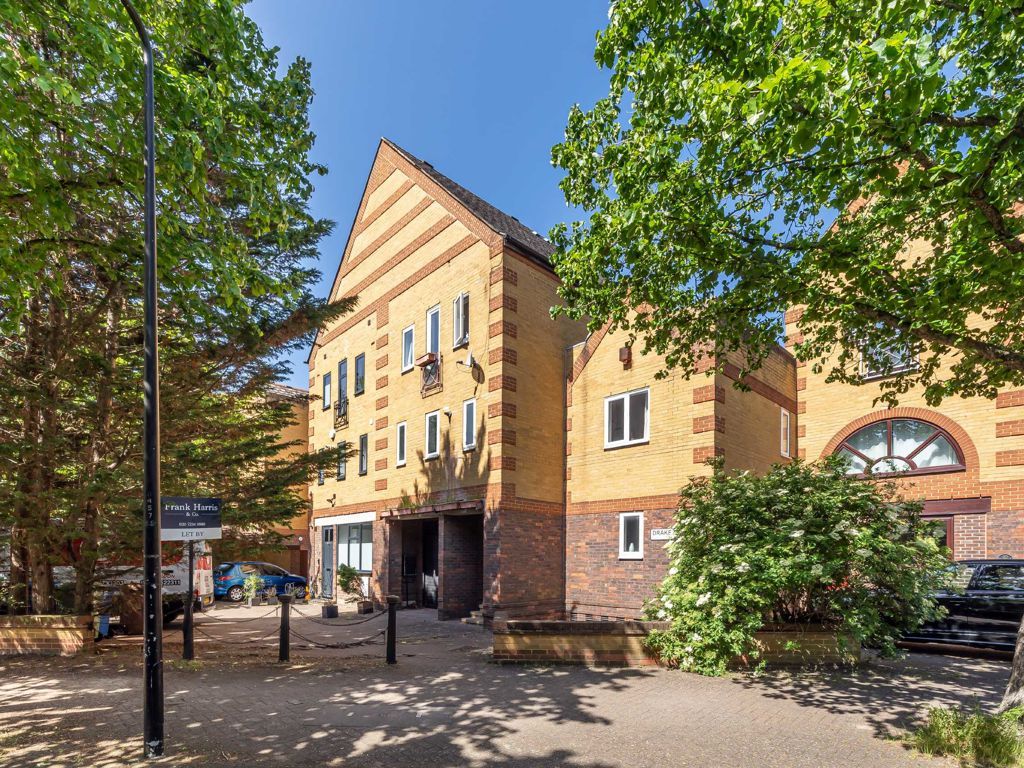 3 bed semi-detached house to rent in Drake Close, London SE16, £2,899 ...