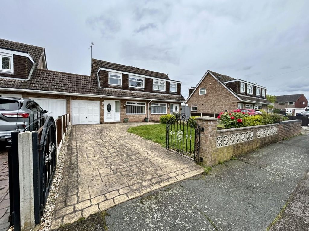 3 Bed Property For Sale In Lupus Way Great Sutton Ellesmere Port Ch66