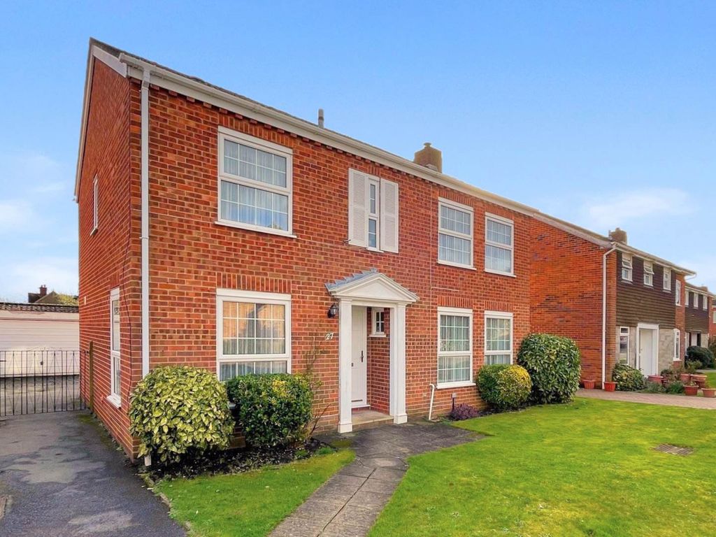 4 bed detached house to rent in Mallow Park, Maidenhead SL6, £2,500 pcm ...