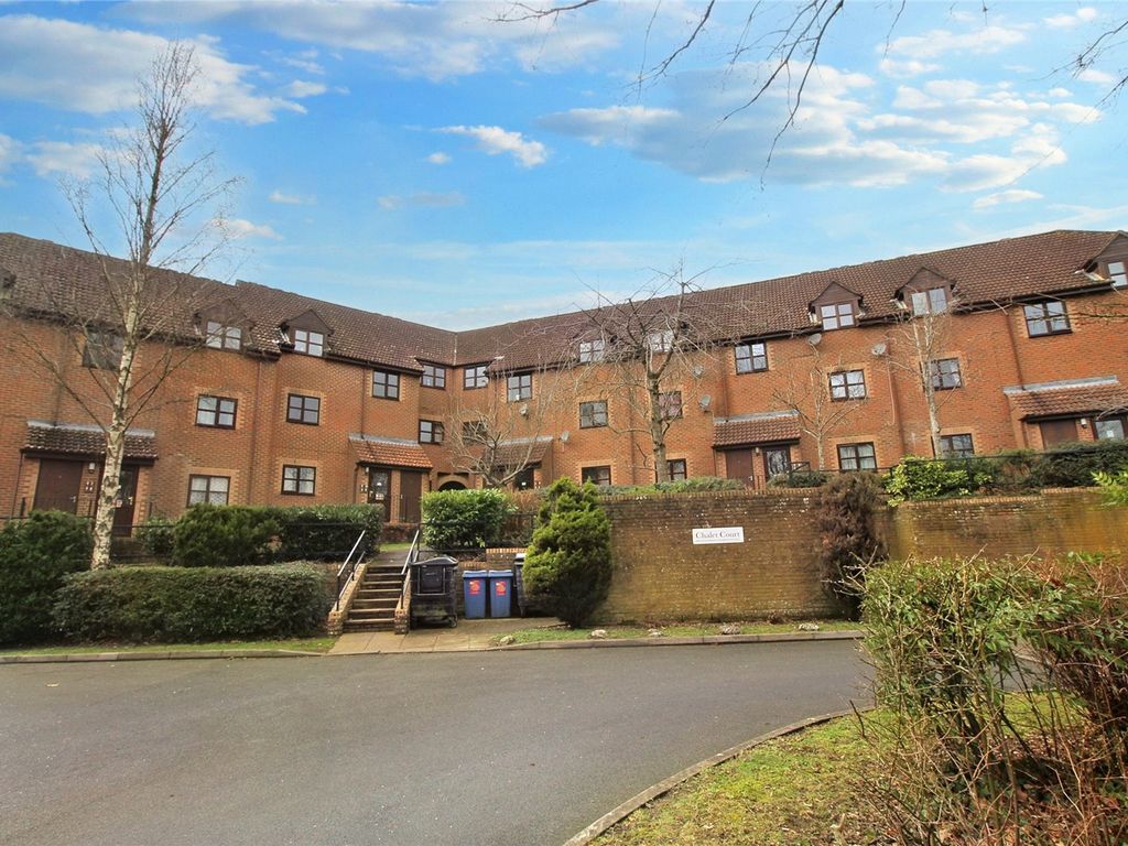 1 bed flat for sale in Chalet Court, Bordon, Hampshire GU35 - Zoopla