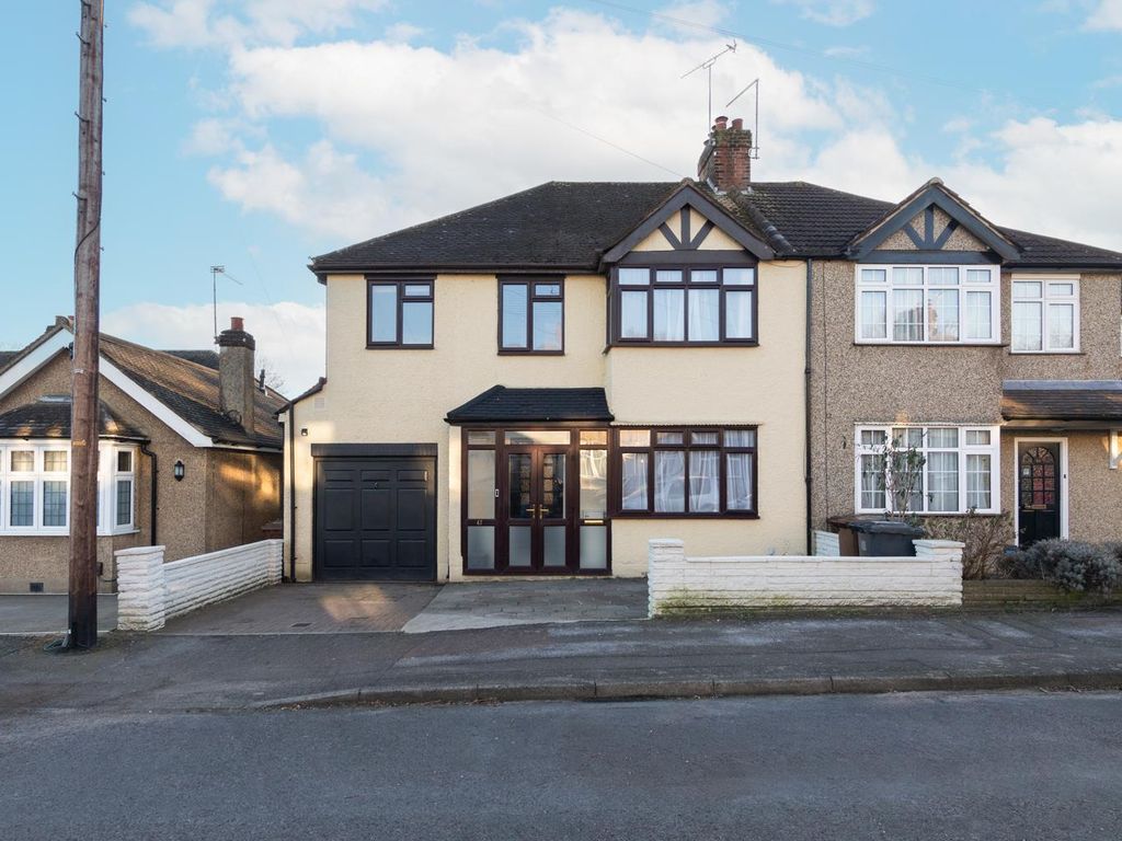 5 bed property for sale in Cotton Road, Potters Bar EN6, £760,000 - Zoopla