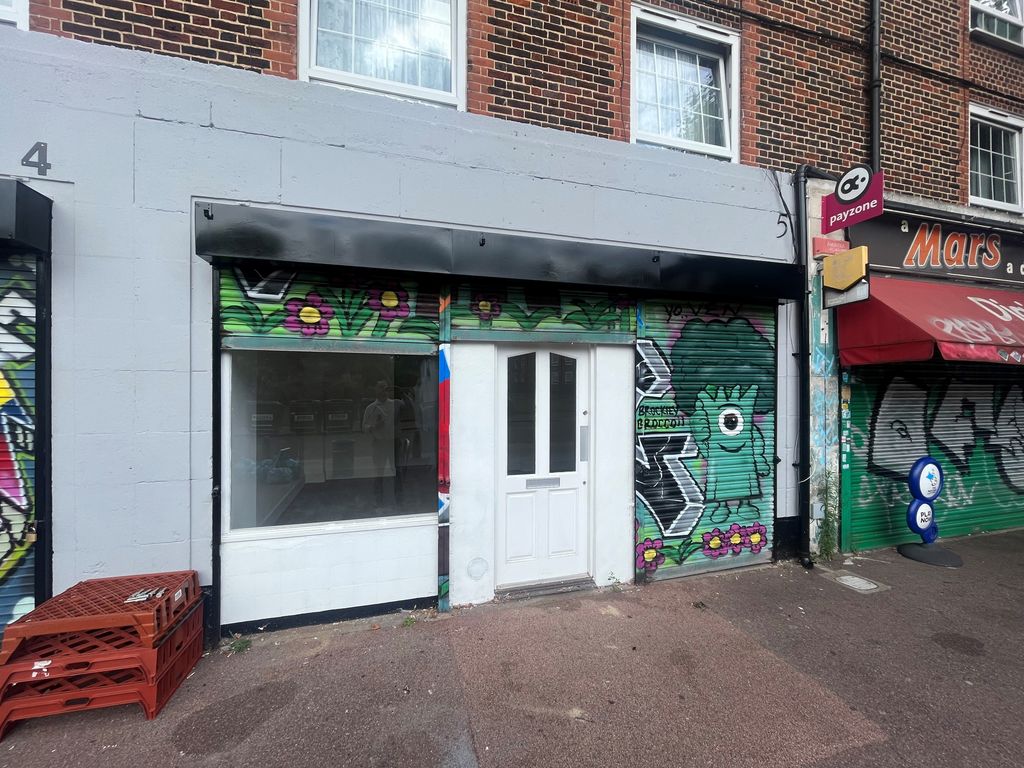 Retail premises to let in Turnham Road, London SE4, £10,000 pa - Zoopla