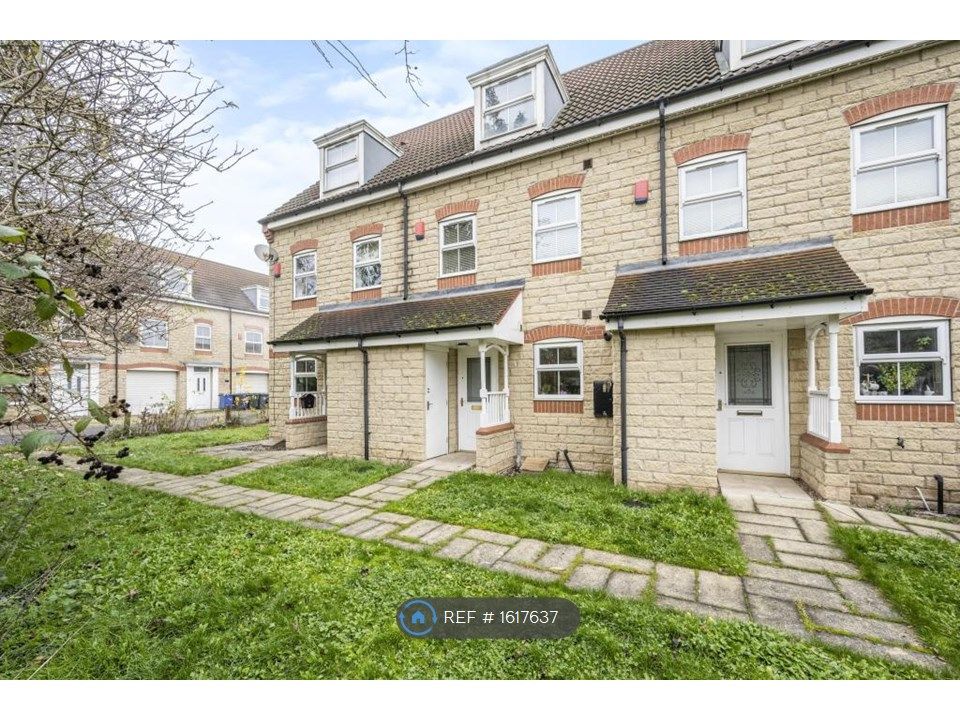 3 bed terraced house to rent in Nunnington Way, Doncaster DN3 - Zoopla