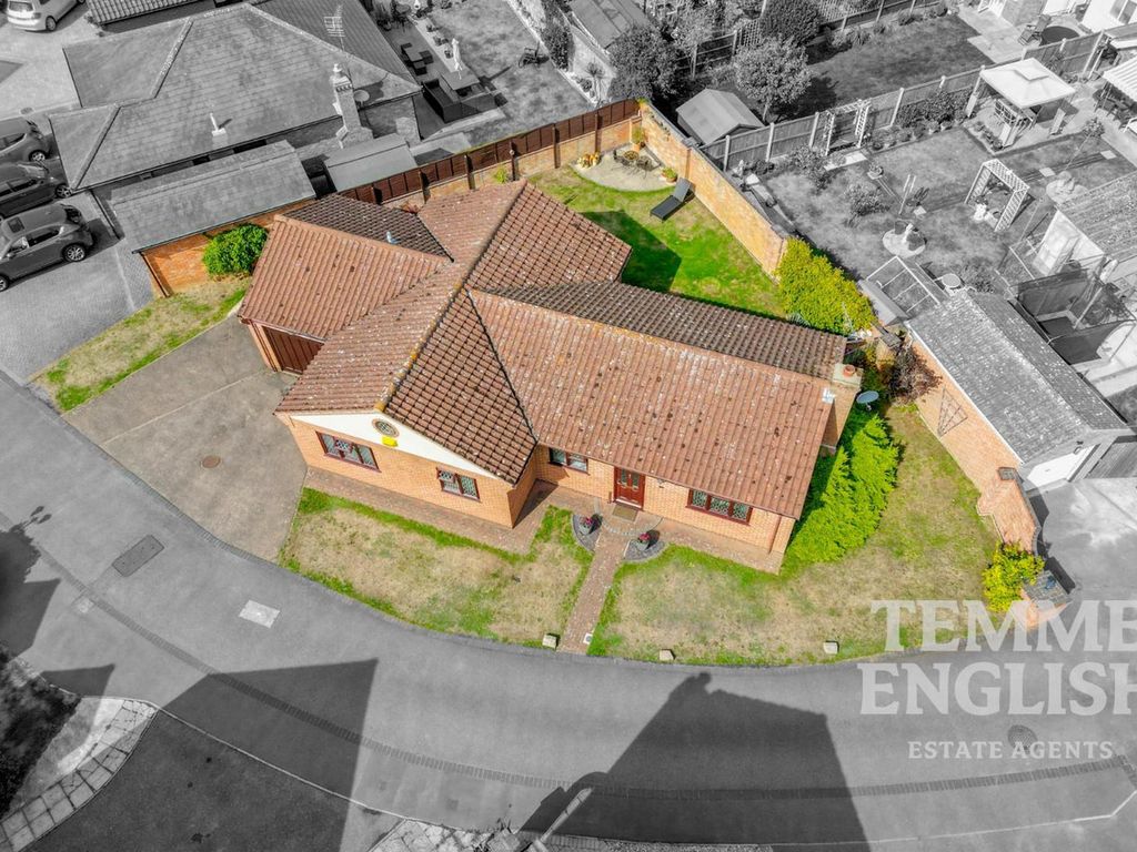 3 bed detached bungalow for sale in Springfields Drive, Colchester CO2 ...