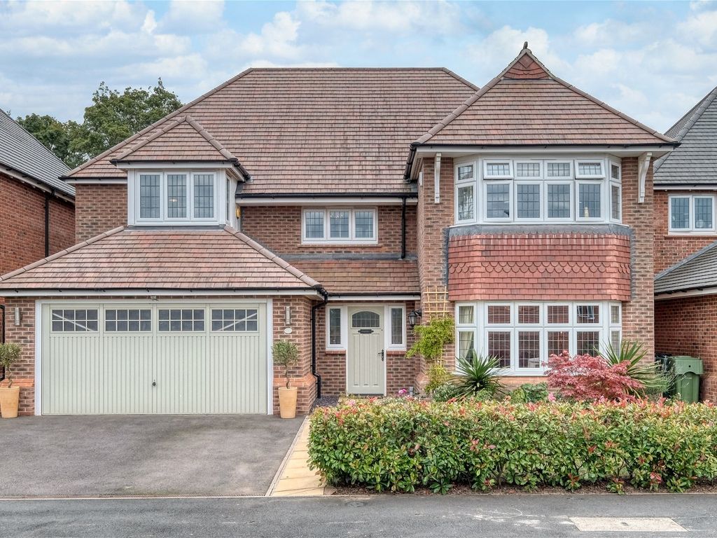 4 Bed Detached House For Sale In Platform Road Aston Fields