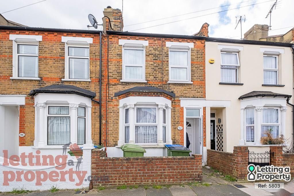 2 bed terraced house to rent in Timbercroft Lane, London SE18, £1,650 ...