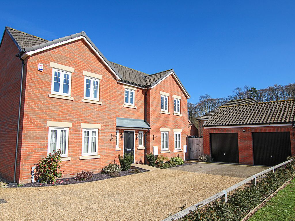 5 bed detached house to rent in Glebe Drive, Exning CB8, £2,250 pcm ...