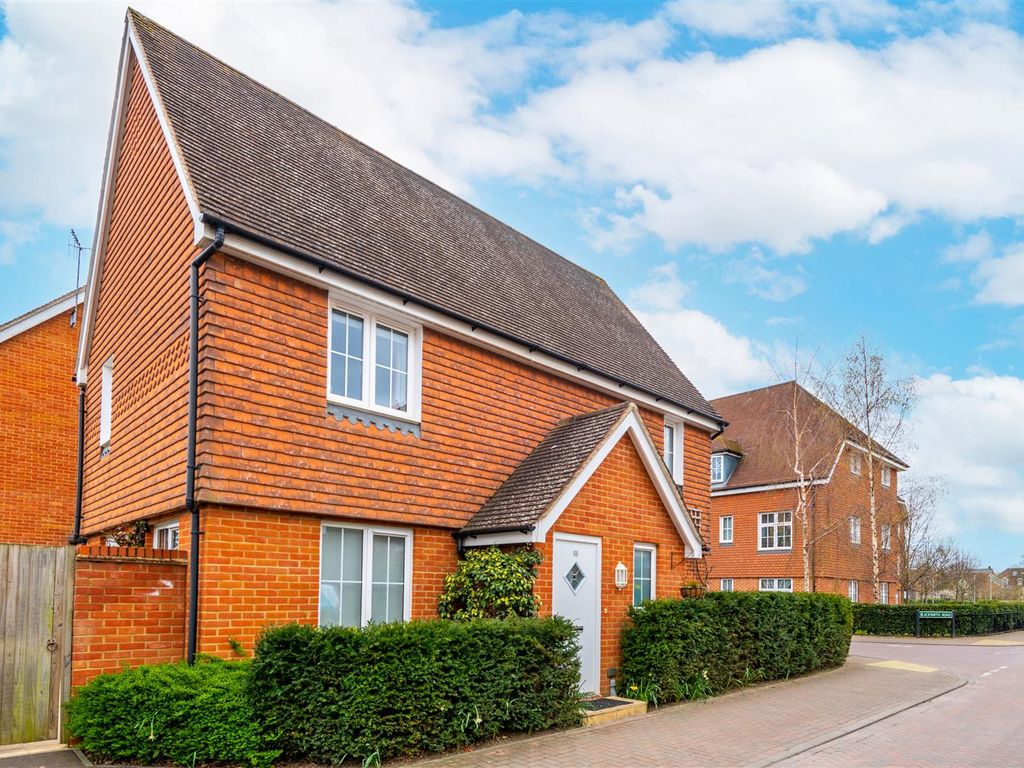 3 bed detached house for sale in Brookfield Drive, Horley RH6 - Zoopla