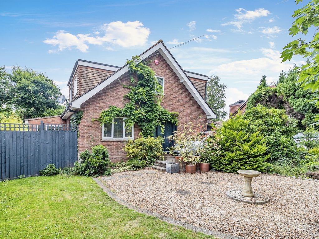 3 Bed Detached House For Sale In Ampthill Road Flitwick Bedford Mk45