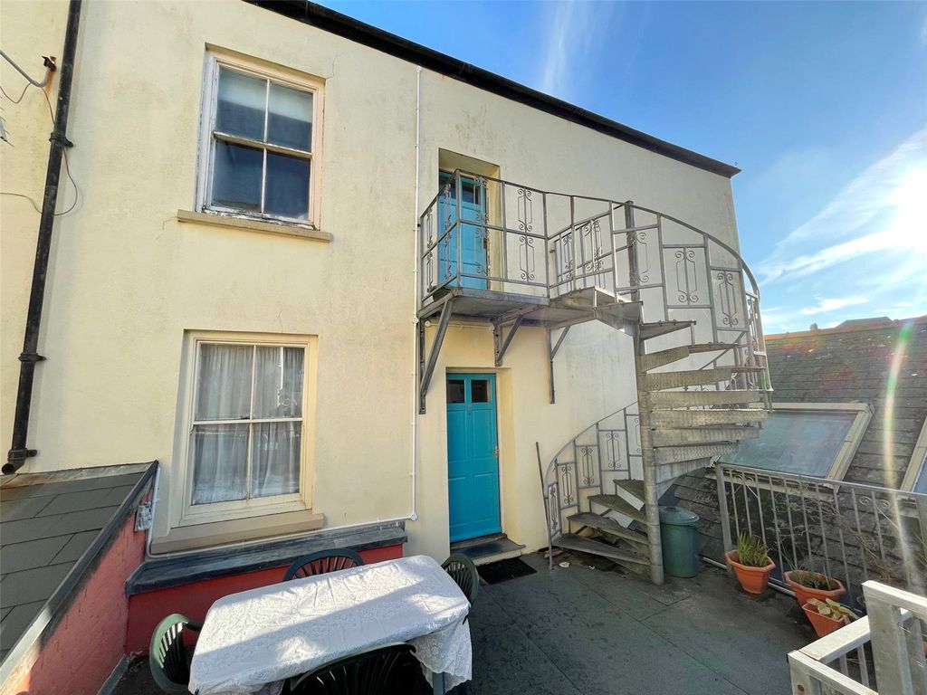 1 bed flat for sale in Tudor Square, Tenby, Pembrokeshire SA70 - Zoopla