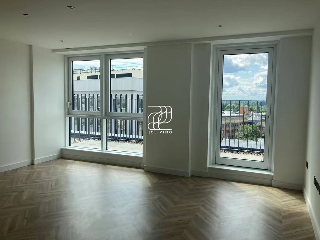 2 bed flat to rent in Tryon House, 5 Brook Street KT1, £3,402 pcm - Zoopla