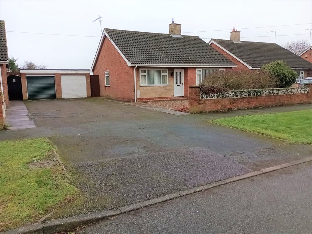 3 bed detached bungalow for sale in Gazeley Gardens, Farcet ...