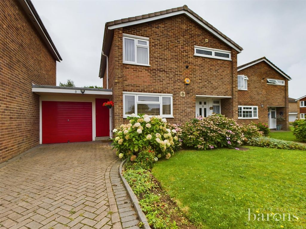 3 Bed Link Detached House For Sale In Coniston Road Kempshott