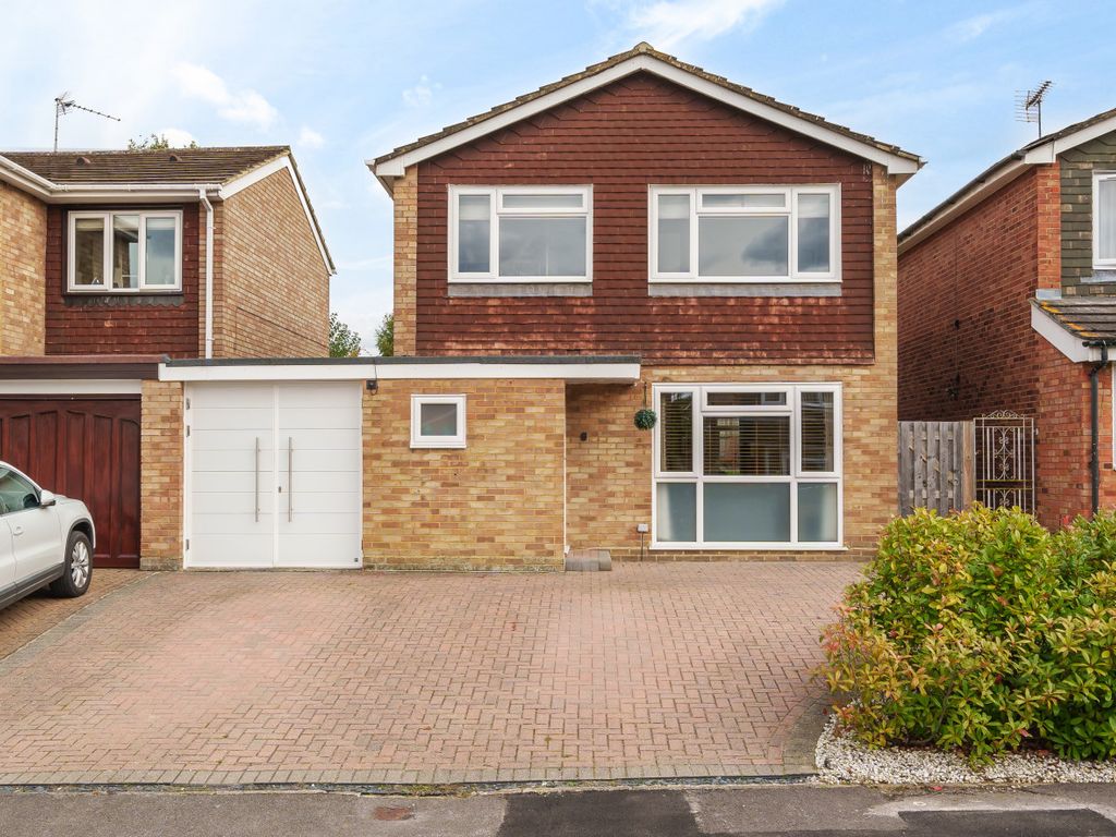 3 bed link detached house for sale in Staverton Close, Wokingham ...