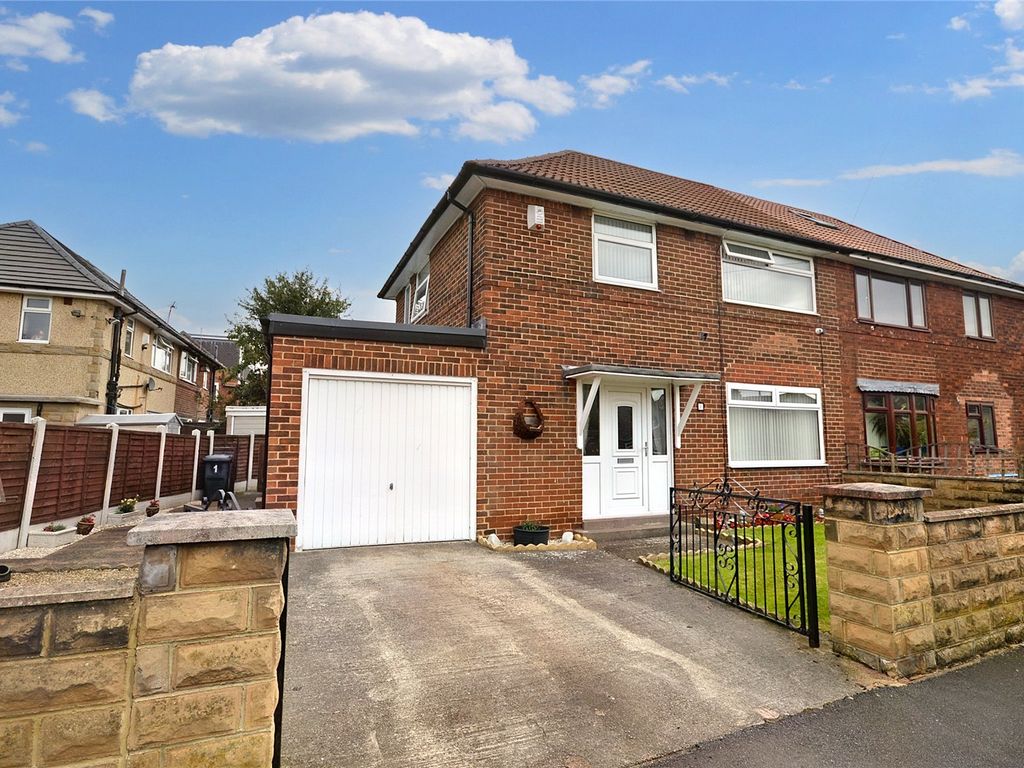 4 Bed Semi Detached House For Sale In Raylands Lane Leeds West
