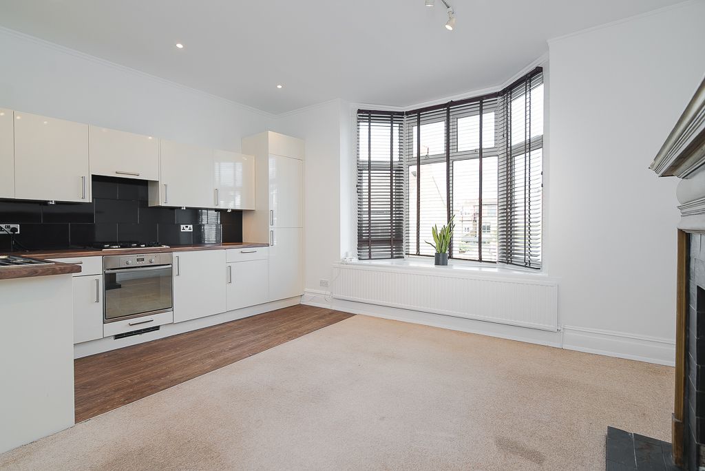 1 bed flat to rent in Sheen Lane, London SW14, £1,600 pcm - Zoopla