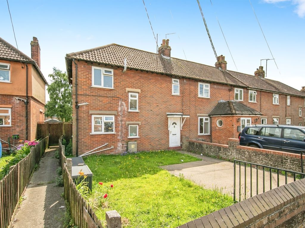 2 bed end terrace house for sale in Goring Road, Colchester CO4, £ ...