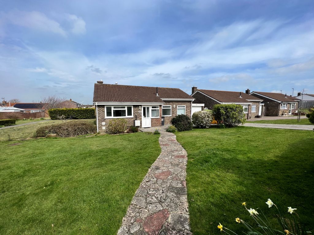 3 Bed Bungalow To Rent In Anderida Road Willingdon Eastbourne Bn22