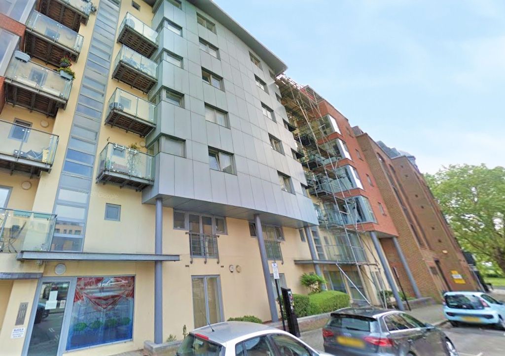 2 bed flat for sale in Orchard Place, Southampton, Hampshire SO14 - Zoopla