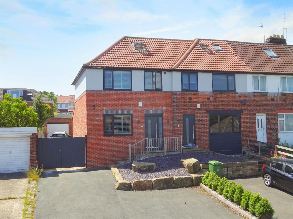 3 Bed Terraced House For Sale In Sussex Avenue Horsforth Leeds Ls18