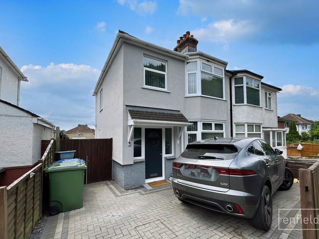 3 Bed Semi Detached House For Sale In Bursledon Road Southampton So19