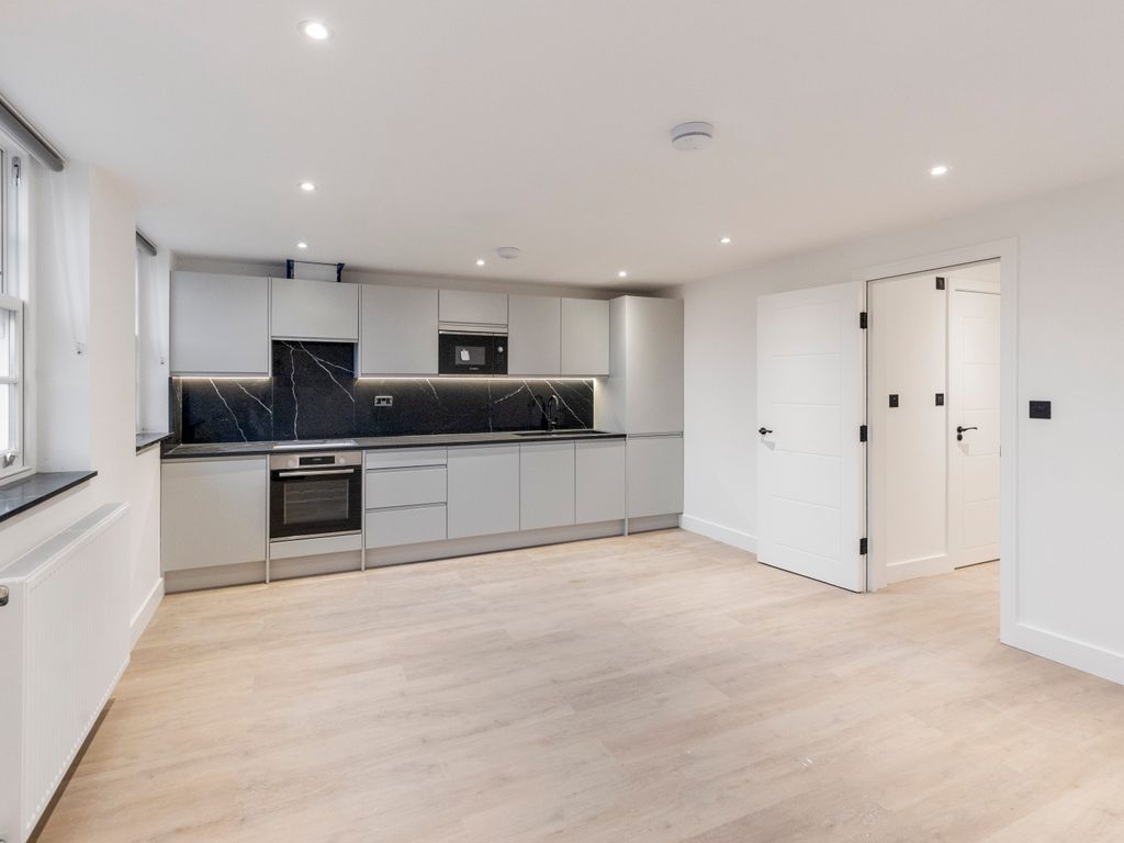 1 bed flat to rent in Ashbourne Parade, Finchley Road, London NW11, £ ...