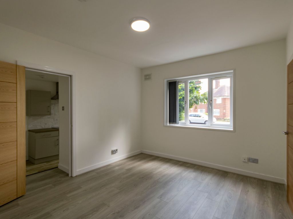 1 bed flat to rent in Jervoise Road, Selly Oak B29, £900 pcm - Zoopla