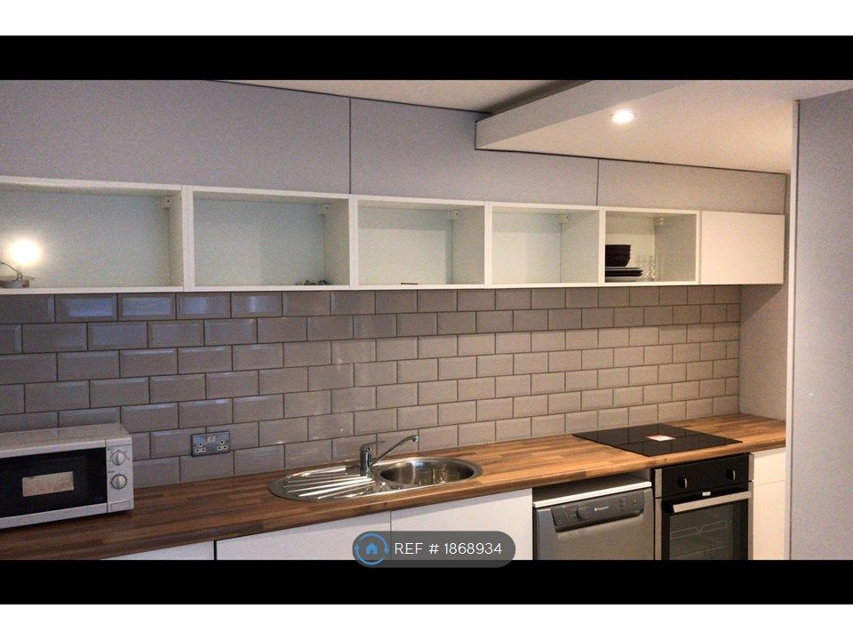 1 bed flat to rent in The Q Building, London E15, £1,750 pcm - Zoopla