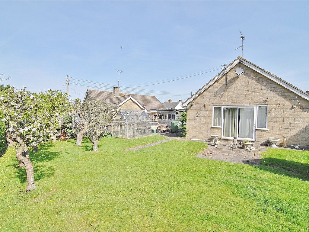2 bed bungalow for sale in Woodcock Lane, Stonehouse, Gloucestershire ...
