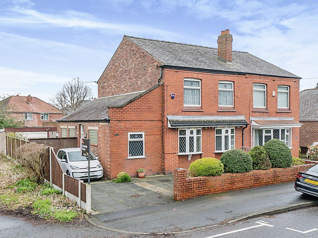 3 Bed Semi Detached House For Sale In Hallfields Road Warrington Wa2