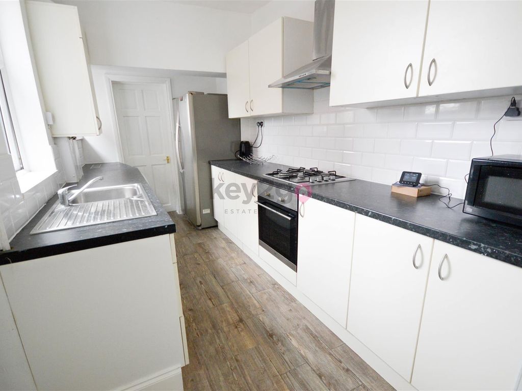 3 bed terraced house for sale in Main Road, Sheffield S9, £140,000 - Zoopla