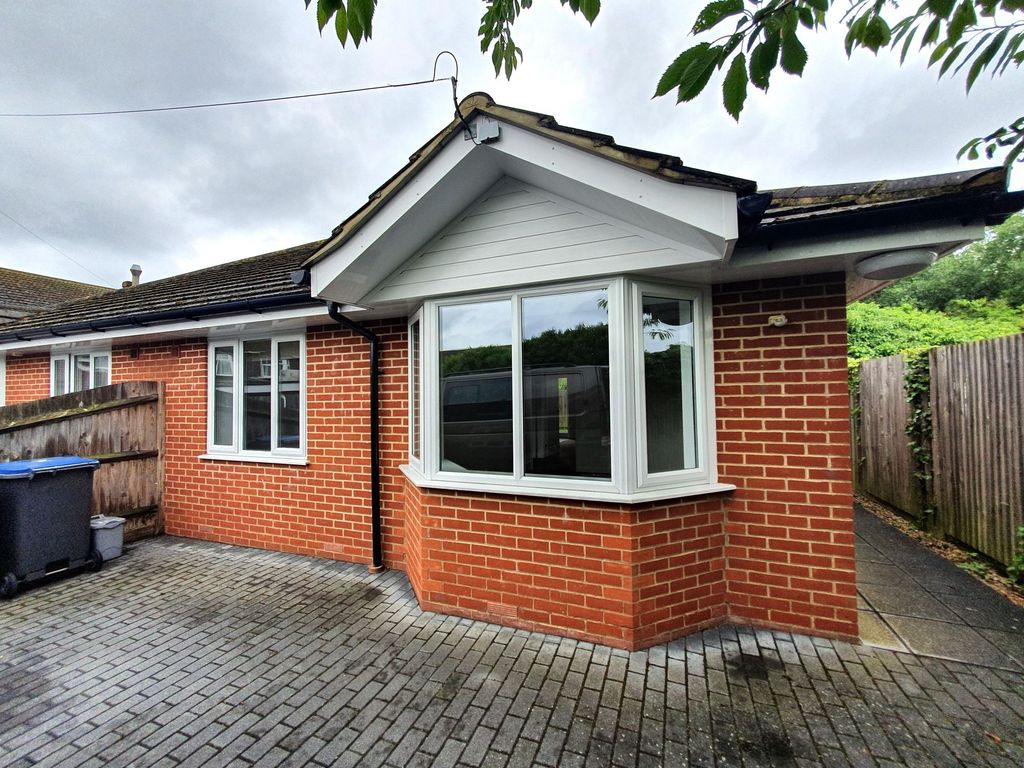 2 bed bungalow to rent in Oliver Drive, Whitstable CT5, £1,250 pcm - Zoopla