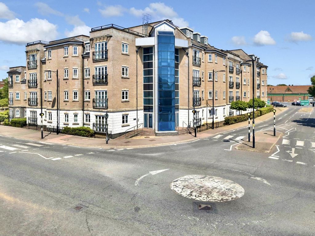 2 bed flat for sale in Lake Street, Leighton Buzzard LU7 - Zoopla